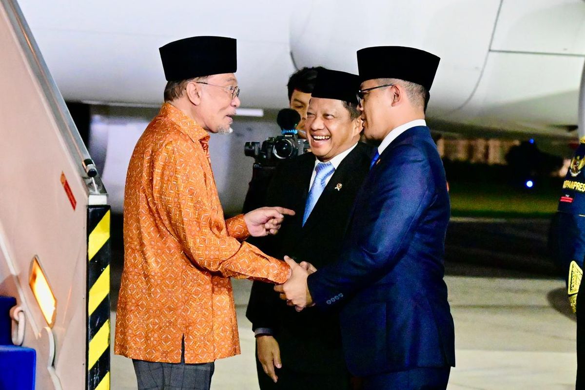 PM Malaysia Anwar Ibrahim Tiba di Jakarta, Disambut Tito hingga Rano Karno