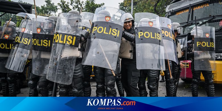 Syarat Jadi Polisi Minimal Sarjana Bukan Solusi