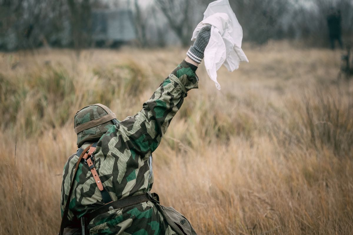 [KLARIFIKASI] Konten Manipulatif Tentara Israel Lambaikan Bendera Putih