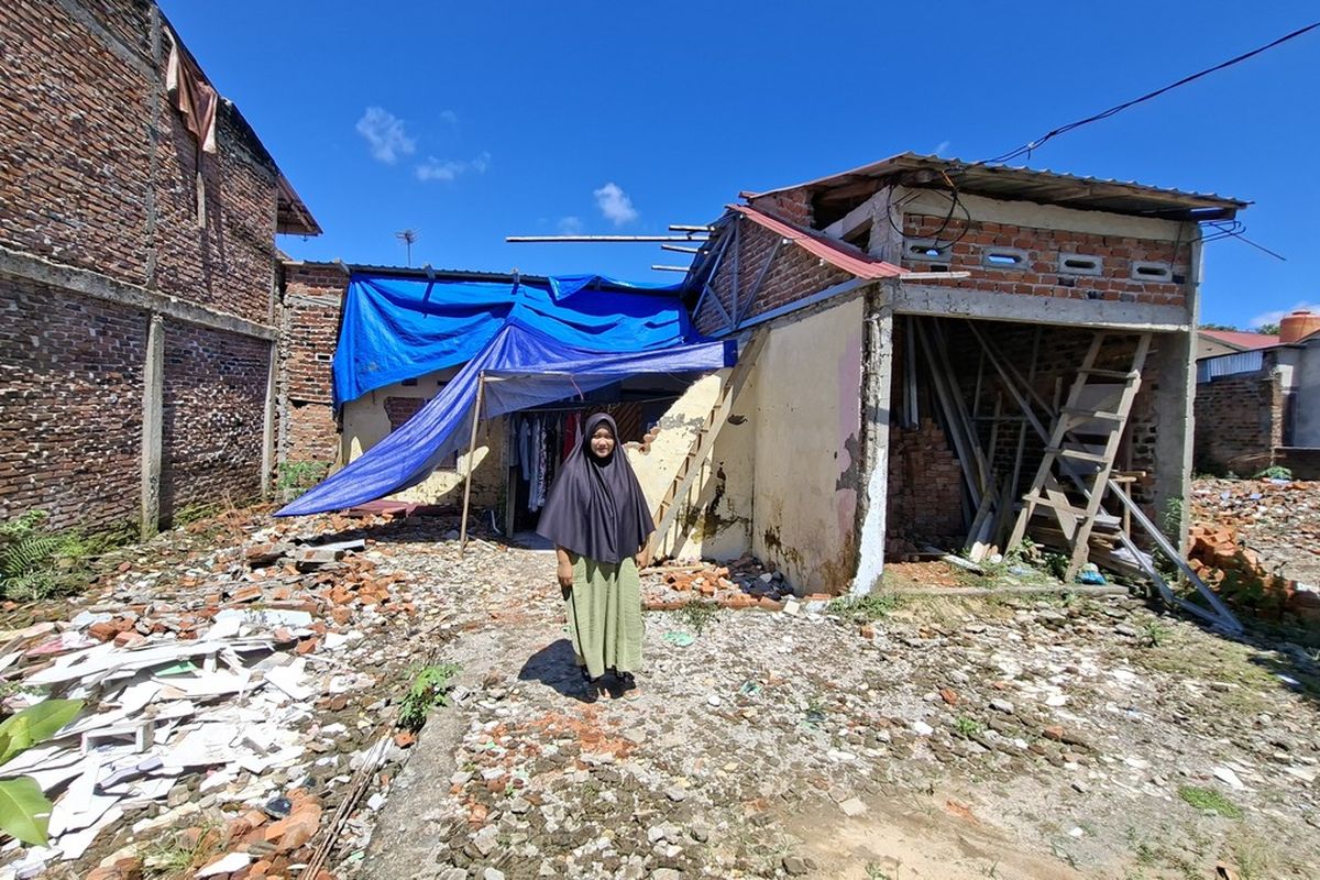 Tidur di Puing dan Kontrak Rumah, Korban Gempa Bengkulu Keluhkan ...