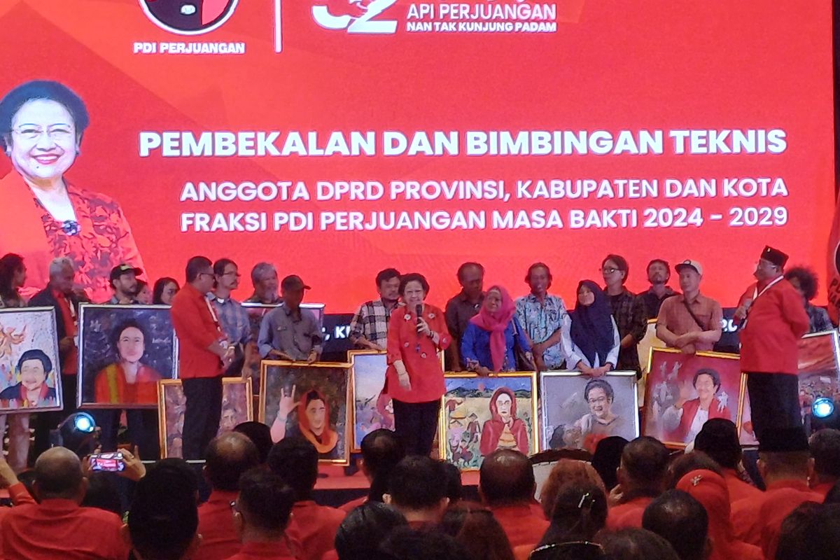 Megawati Dapat Lukisan Srikandi Memanah: Saya Disuruh "Melinteng" Siapa?