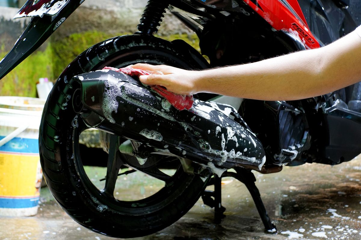 Jangan Cuci Kendaraan Saat Piringan Cakram Masih Panas