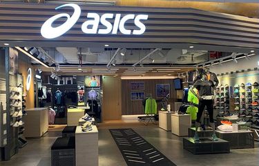 Teknologi di Gerai Asics MKG 2 Pengunjung Bisa Cek Sepatu yang Sesuai