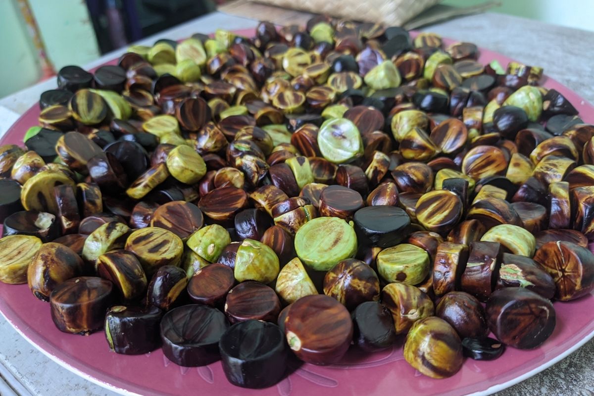 Apa Itu Kabau, Buah Mirip Jengkol untuk Lalapan dari Sumatera?