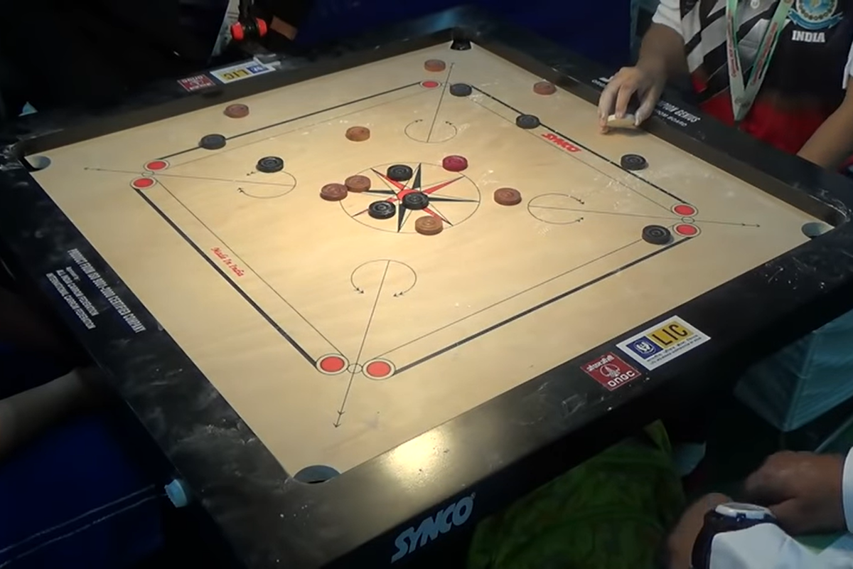 Sejarah Karambol, Permainan "Menyentil" dari India