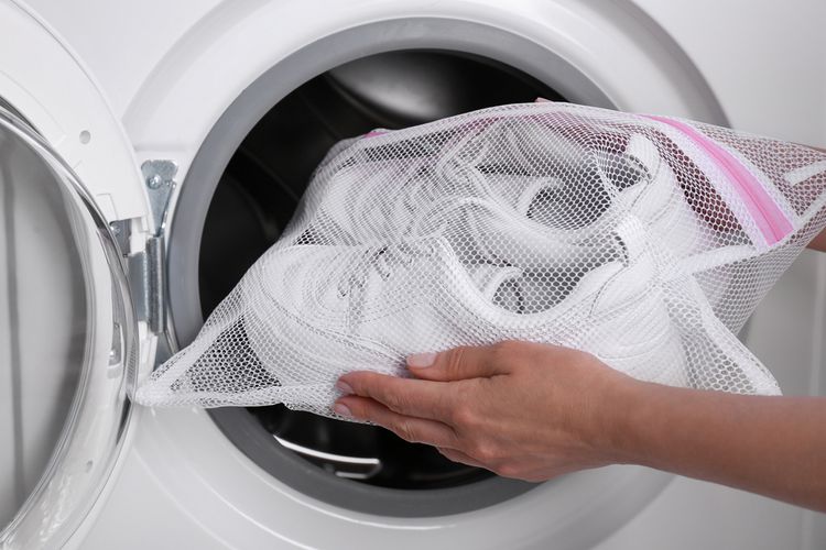 Cara Mencuci Sepatu dengan Mesin Cuci