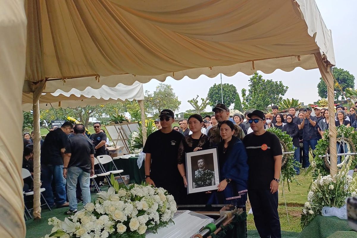 Momen Haru Pemakaman Ricky Seringai, Diiringi Lagu Landslide