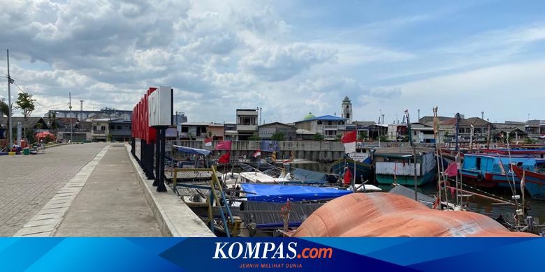 Sering Becek dan Banjir, Kini Warga Kalibaru Andalkan Tanggul Pantai ...