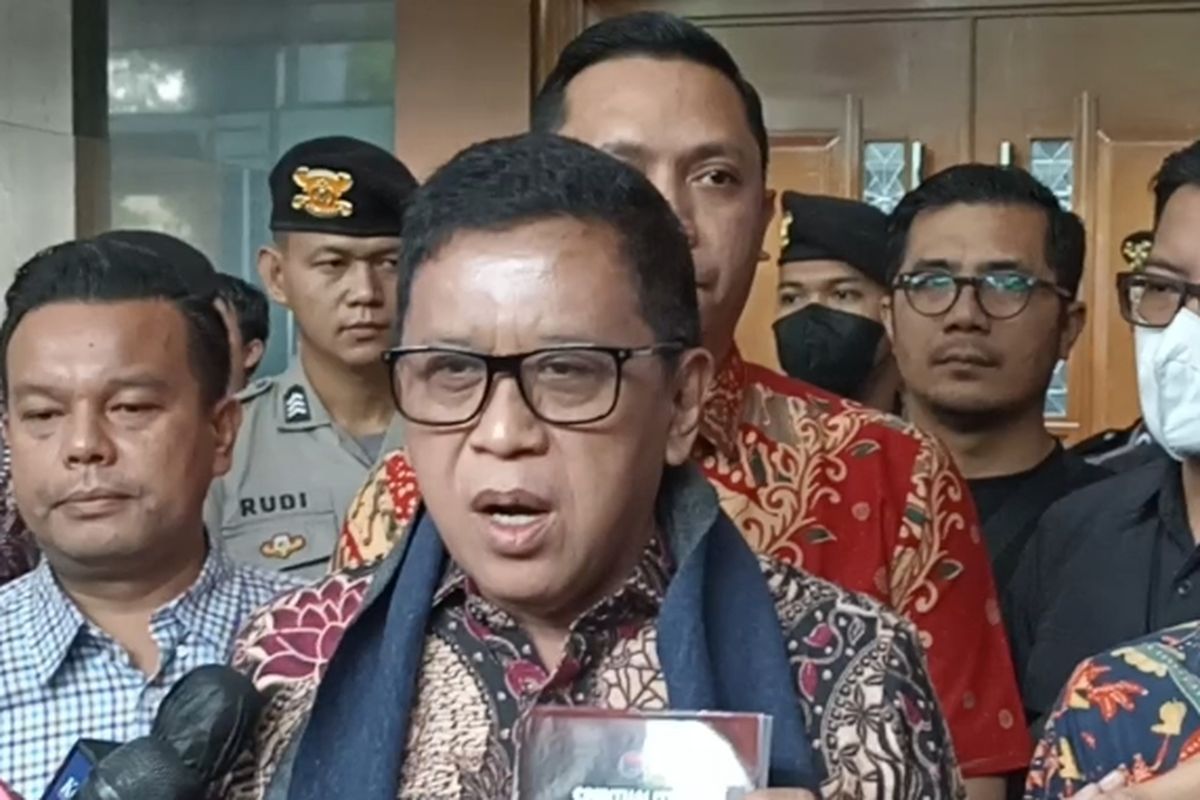 Hasto Tulis Buku "Spiritualitas PDI Perjuangan" dari Balik Jeruji Besi KPK
