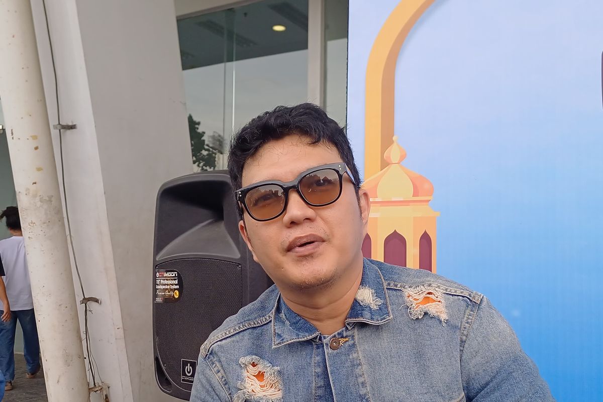 Aldi’s Burger Viral, Aldi Taher Ungkap Alasan Mau Jualan Burger
