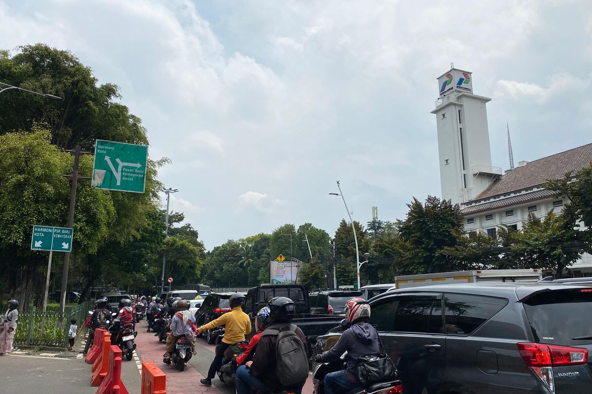 Jalan Medan Merdeka Utara Ditutup Imbas Parade Alutsista TNI, Lalu ...