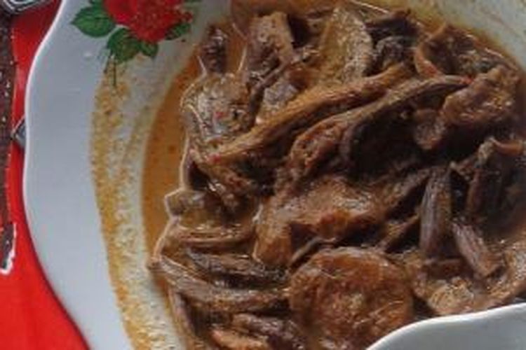 Makan Bedulang ala Bangka Belitung, Cicipi Jamur Pelawan...