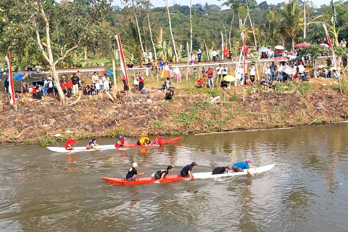 Serunya Lomba Balap Perahu Tradisional di Semarang, Dayung Pakai Tangan ...