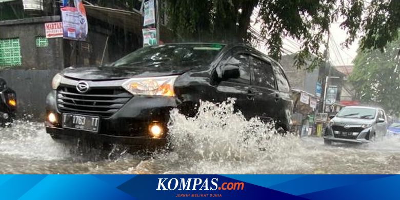 Ketahui Batas Aman Mobil Melewati Banjir