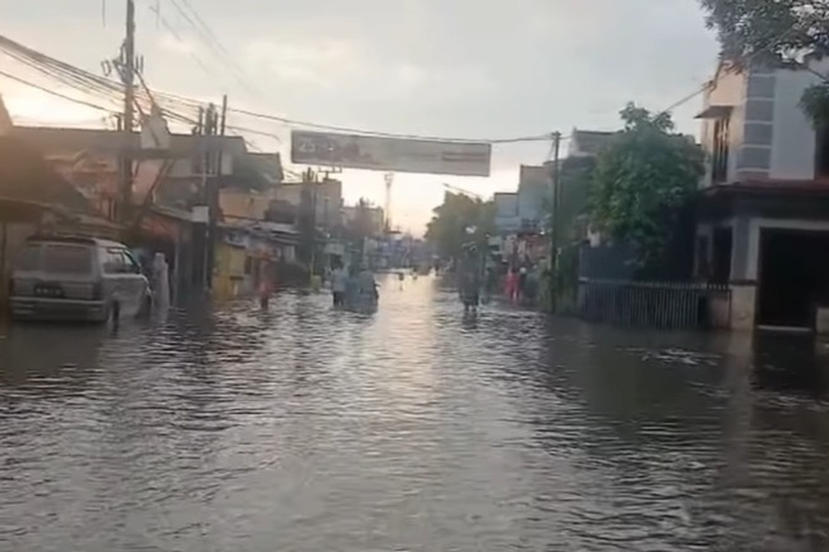 Banjir Sukoharjo Tak Kunjung Surut, Warga Solo Baru Keluhkan Drainase ...