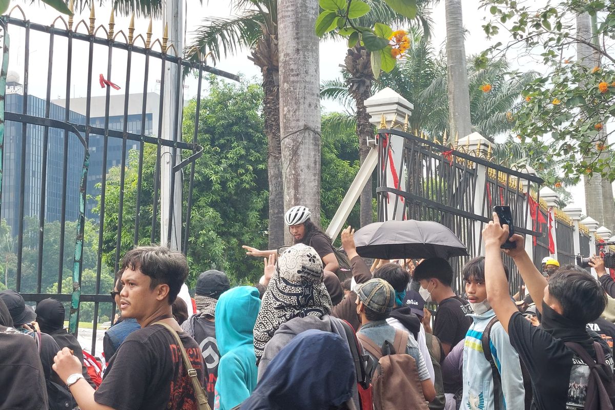 Ramai Demo Tolak Revisi UU Pilkada, Pengusaha Tekankan Pentingnya ...