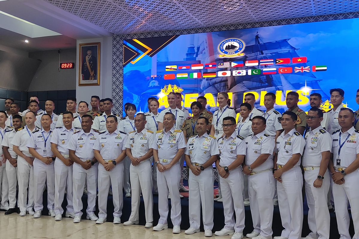 TNI AL Gelar ASEAN Plus Cadet Sail 2025, Kadet dari 21 Negara Ikut Berlayar