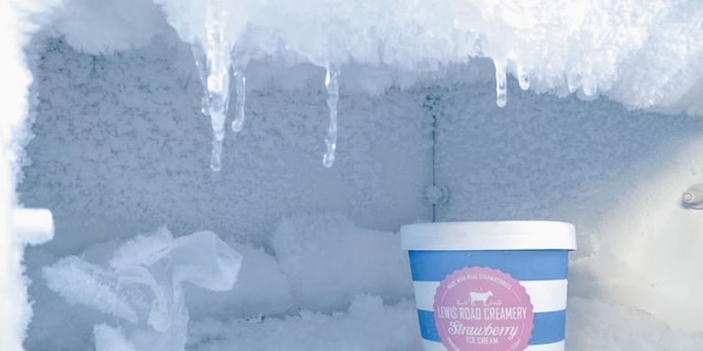 Tips Mengatasi Freezer yang Penuh Bunga Es secara Cepat