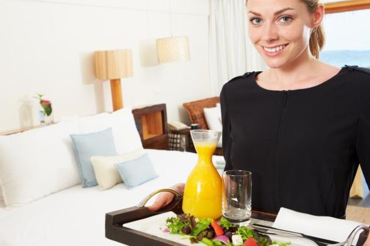 Makanan "Room Service" Tidak Sesuai Harga? Belum Tentu...