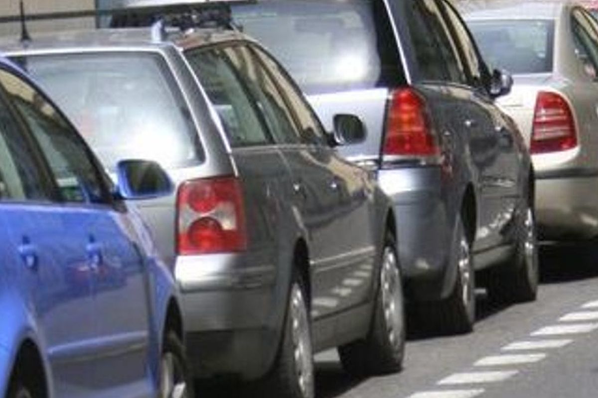 Pengunjung Pasar Tanah Abang Digetok Parkir Rp 60.000, Pedagang: Bikin ...