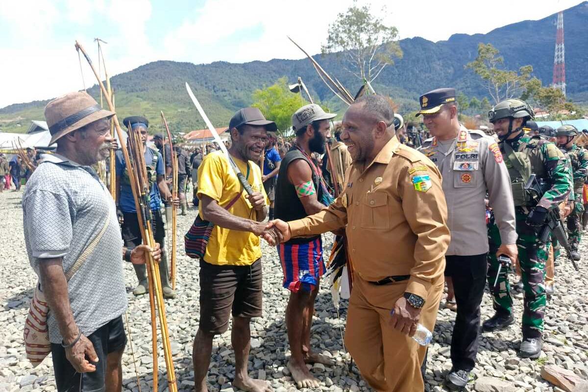 Upaya Pj Bupati Yopi Murib Mengakhiri Konflik Pilkada di Puncak Jaya