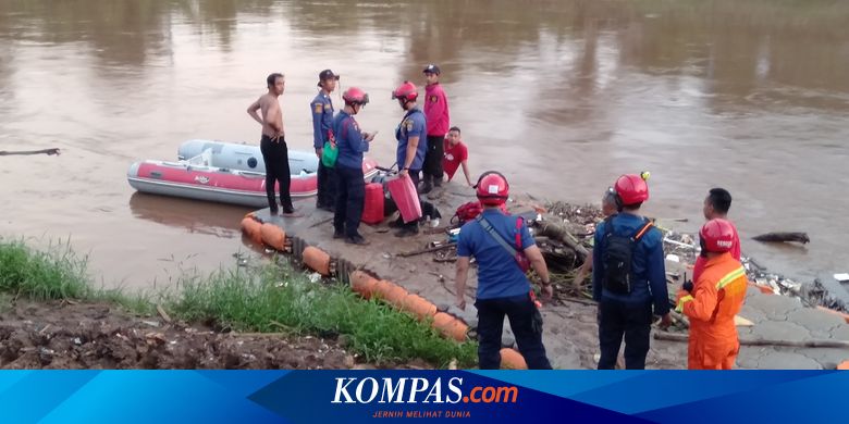 Bermodal Perahu Karet dan Senter, Damkar Bantu Cari Bocah yang ...