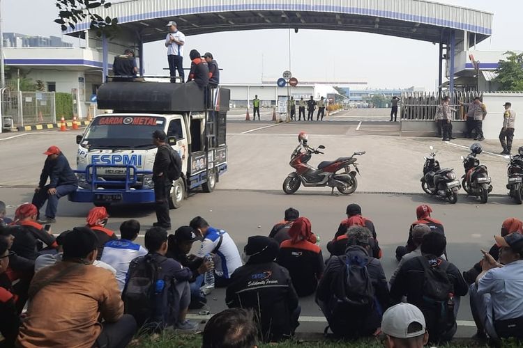 Berita Terkini Harian Demo Buruh Terbaru Hari Ini - Kompas.com