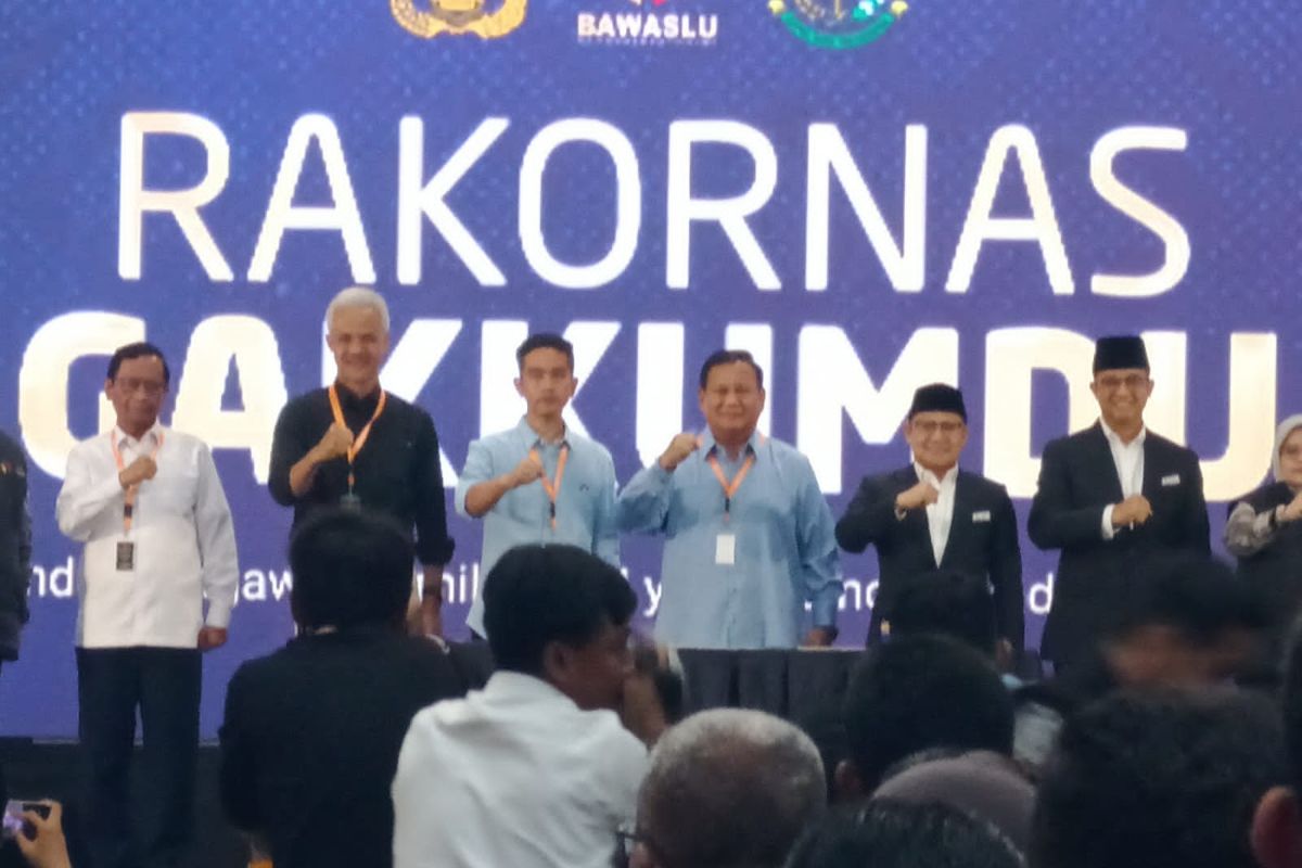 Momen 3 Capres-Cawapres dan 18 Parpol Teken Deklarasi Pemilu Damai 2024