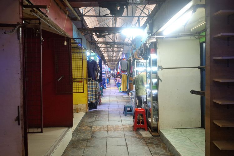 Foto : Keluhkan Pasar Ular Sepi Pembeli, Pedagang: Banyak Menteri, tapi ...