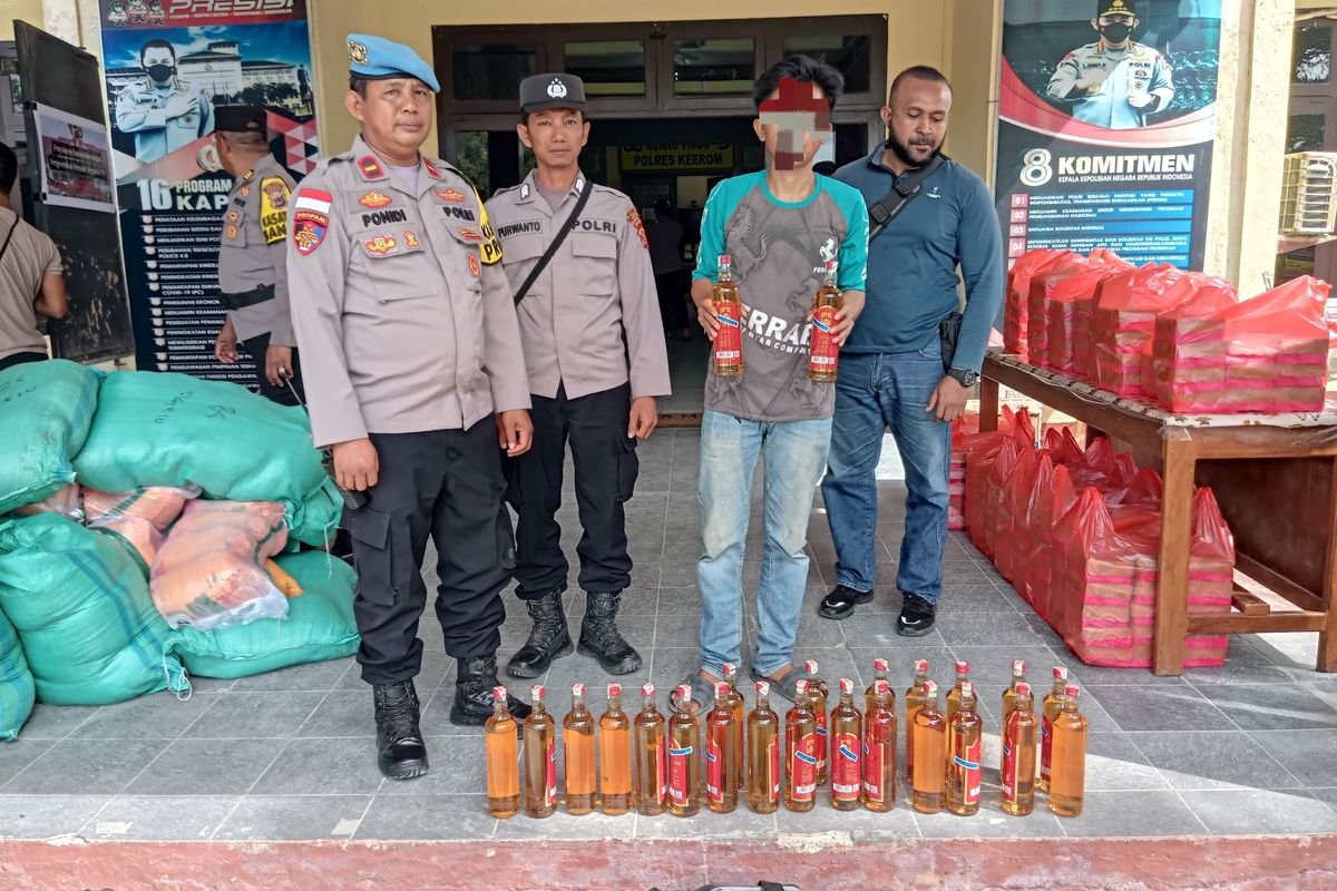 Razia Jelang Pilkada, Polisi di Keerom Temukan Puluhan Botol Miras
