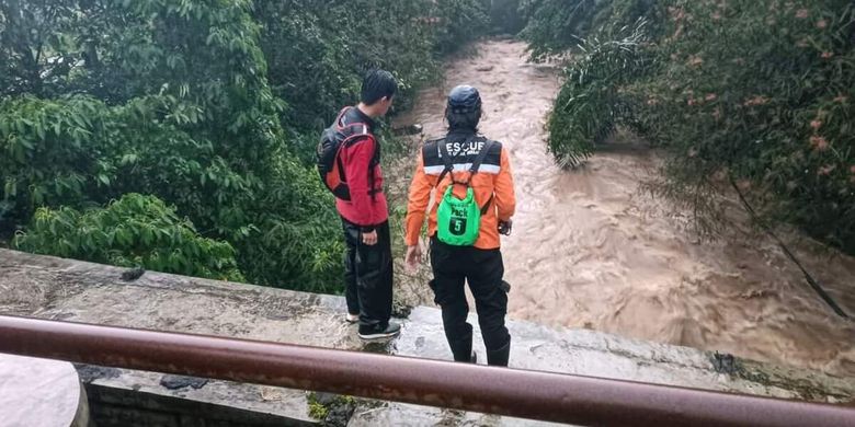 Berita Harian Anak-hilang-terseret-aliran-selokan-di-sukabumi Terbaru ... Berita Harian Anak-hilang-terseret-aliran-selokan-di-sukabumi Terbaru ...