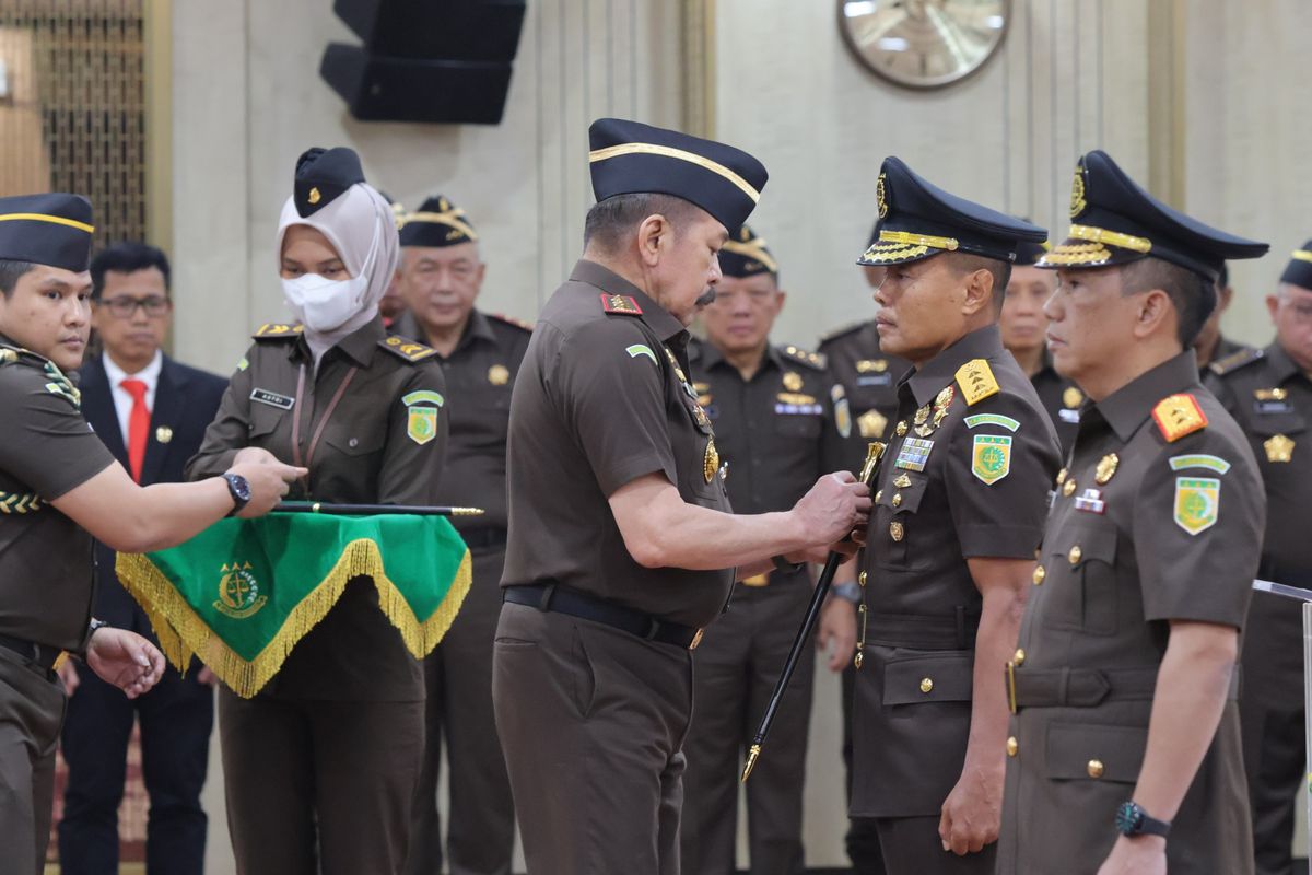 Jaksa Agung Lantik Jaksa Agung Muda Pidana Militer dan Kajati Khusus ...