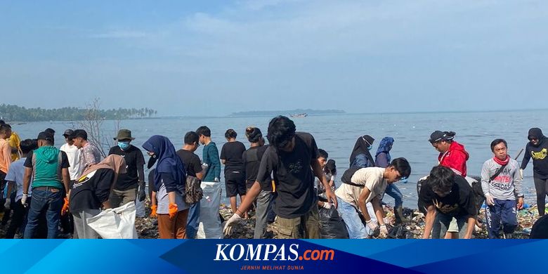 Pandawara Group dan Warga Bersihkan Pantai yang Disebut Terjorok di ...