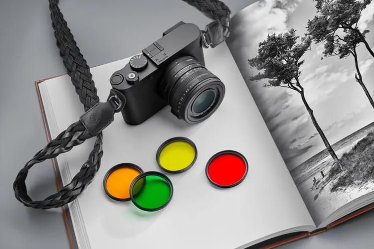 Leica Q3 Monochrom Resmi, Kamera Digital Hitam-putih dengan Sensor Full ...