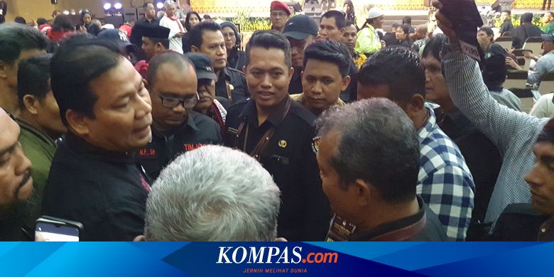 Ketegangan Pendukung Edy-Hasan dan Bobby-Surya di Debat Kedua Pilkada Sumut