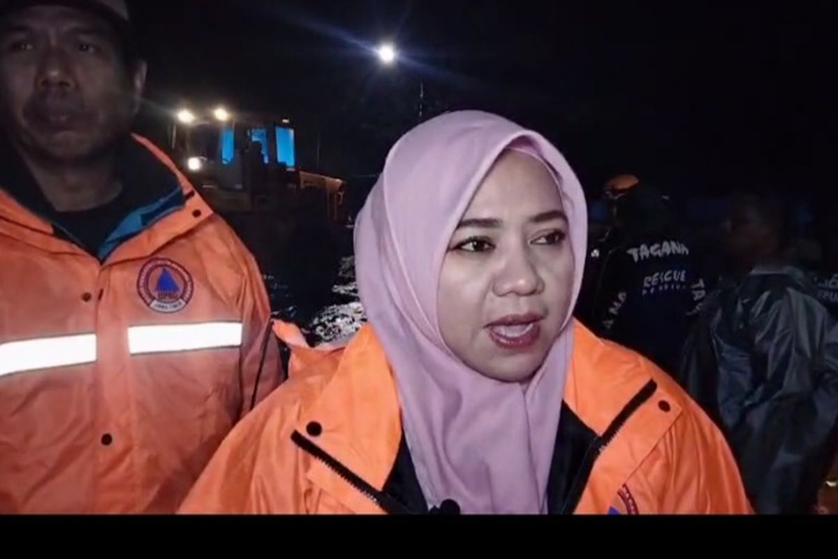Banjir Sebabkan Jalan Pantura Situbondo Macet, Wabup Minta Maaf