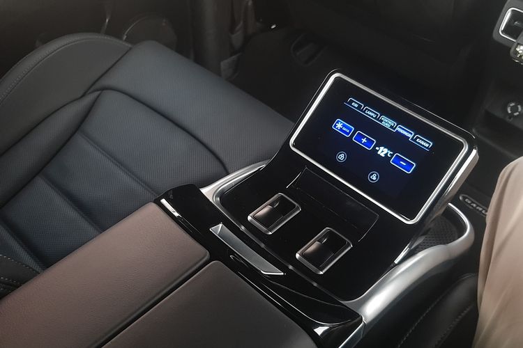 Impresi Perdana Naik MV3-EV Pandu, Mobil Listrik Taktis Pertama Buatan Indonesia