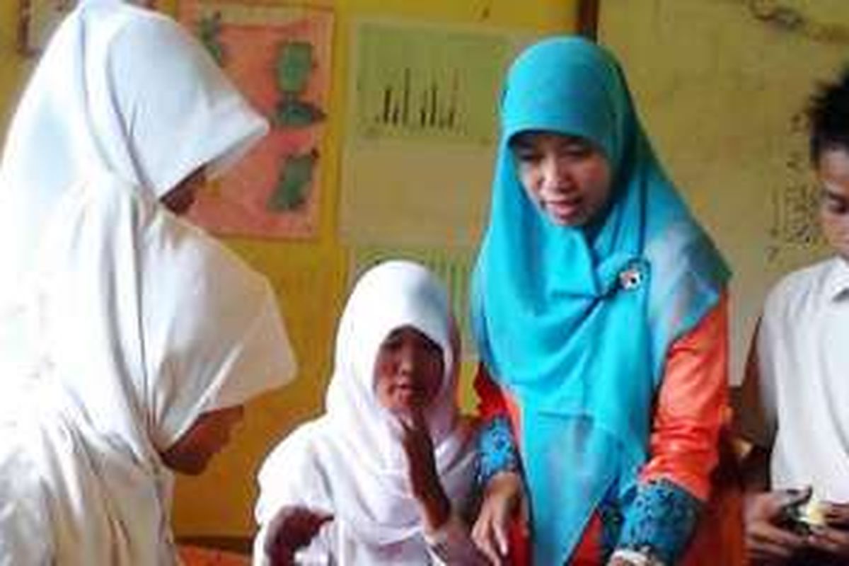 Tri Harjani, Guru yang Mendidik dengan Hati