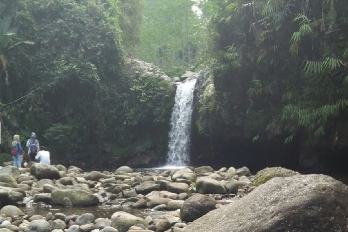 Curug Bayan: Daya Tarik, Harga Tiket, Jam Buka, dan Rute