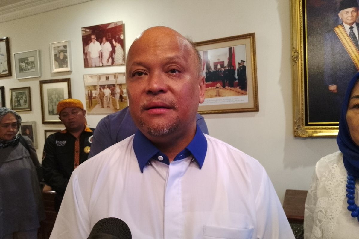 Ilham Akbar Ungkap Awal Ridwan Kamil Ingin Beli Mobil Mercy BJ Habibie