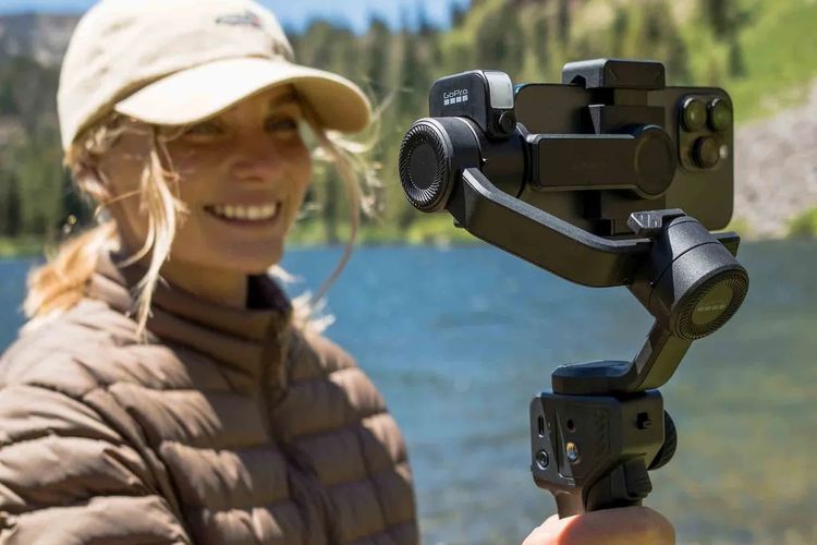 GoPro Fluid Pro AI Meluncur, Gimbal untuk HP dan Kamera Aksi