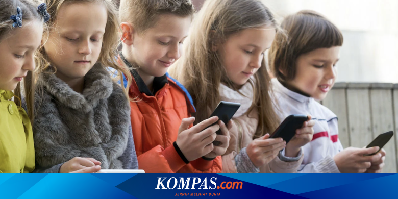 Jangan Cuma Larang Anak Main HP, Mulai dari Diri Sendiri