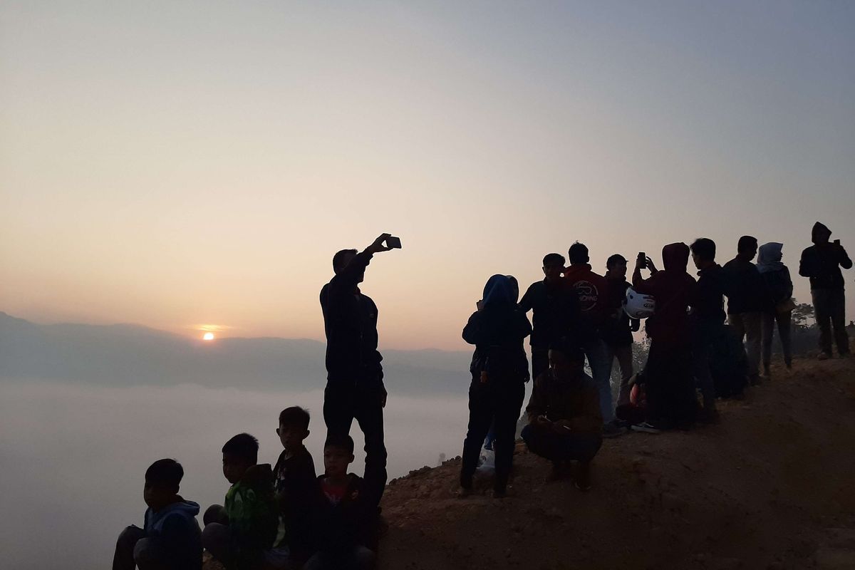 Negeri Di Atas Awan Citorek: Daya Tarik, Harga Tiket, dan Rute