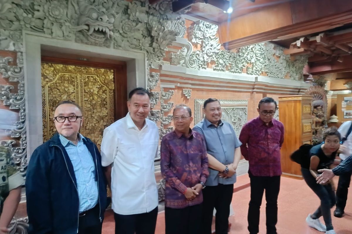 Soal Penetapan Tersangka Mantan Kadis KLH Bali, Koster: Biarkan Ikut ...