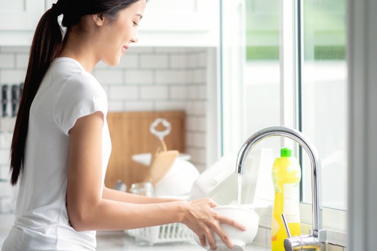 Jendela di Atas Bak Cuci Piring, Apakah Bagus Menurut Feng Shui?