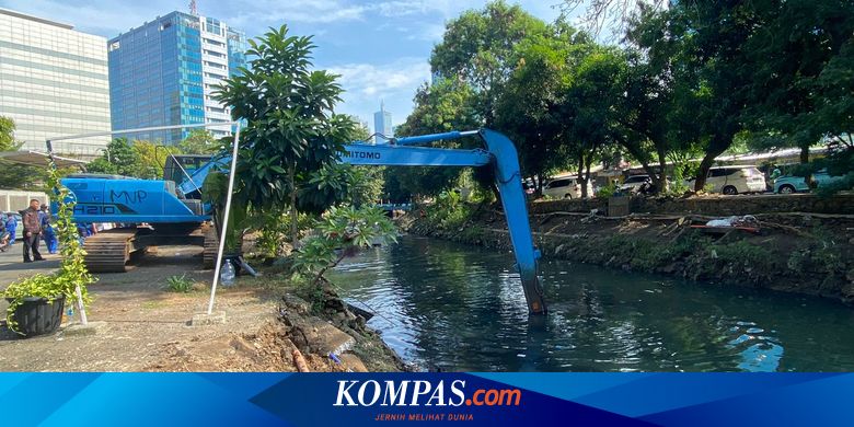Pemkot Jaksel Keruk Kali Cideng, Klaim Bisa Atasi Banjir 25 Persen