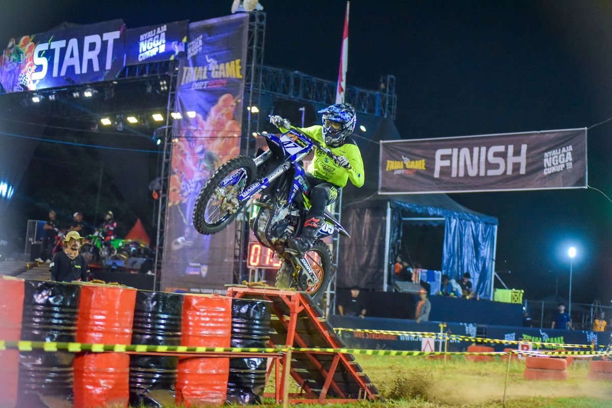 Rintangan Unik Uji Ketangkasan di Seri Pamungkas Trial Game Dirt 2024 ...