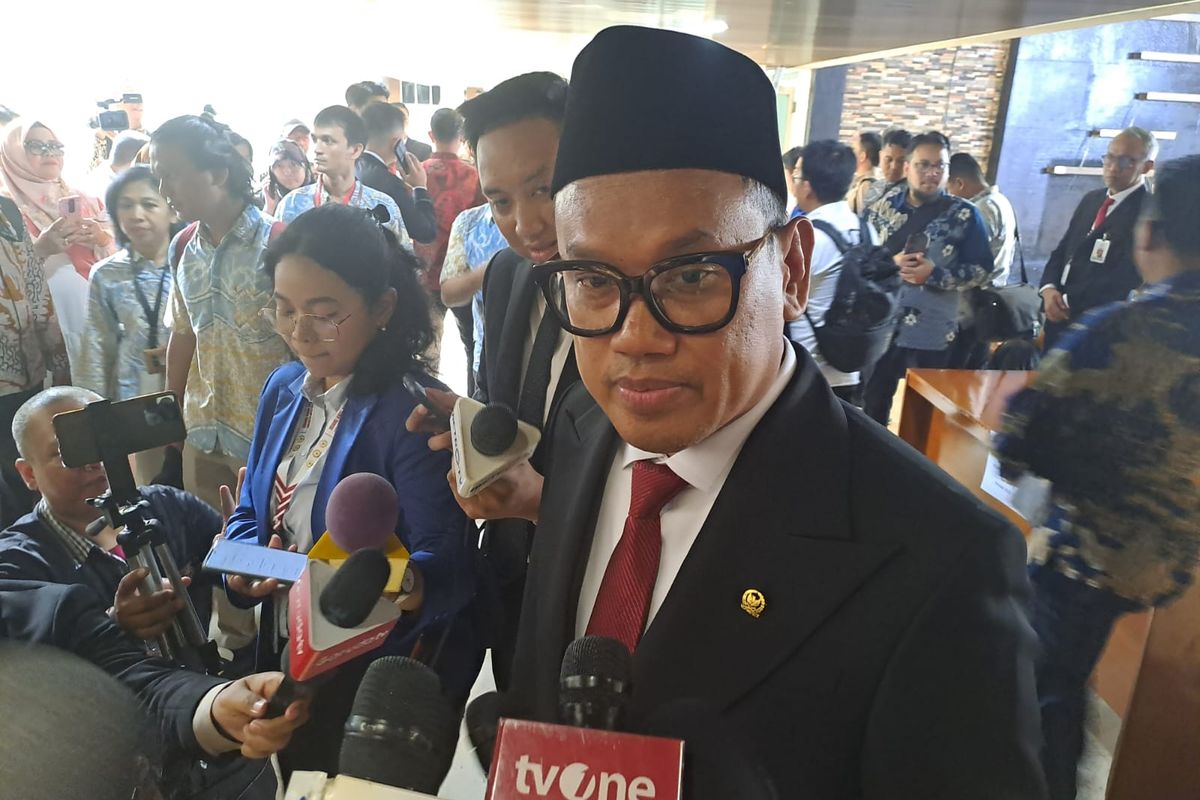 Uya Kuya Sebut Artis Inisial S Tak Pantas Duduk di DPR