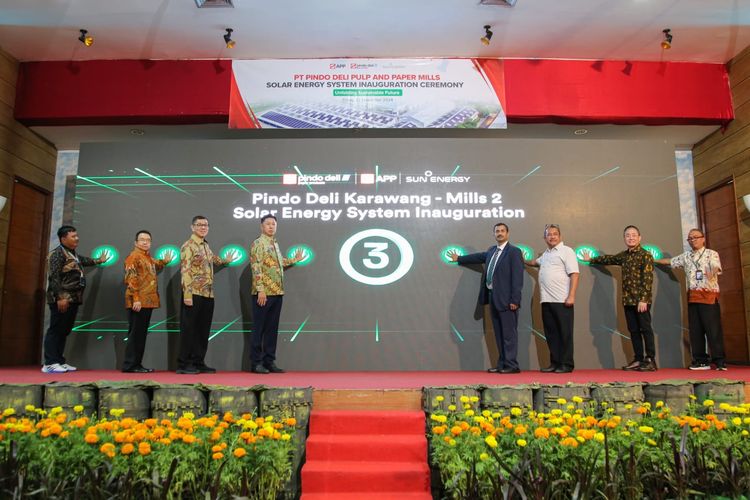 Foto : Kurangi Emisi Karbon, Pindo Deli Resmikan PLTS 3,7 MWp di Karawang