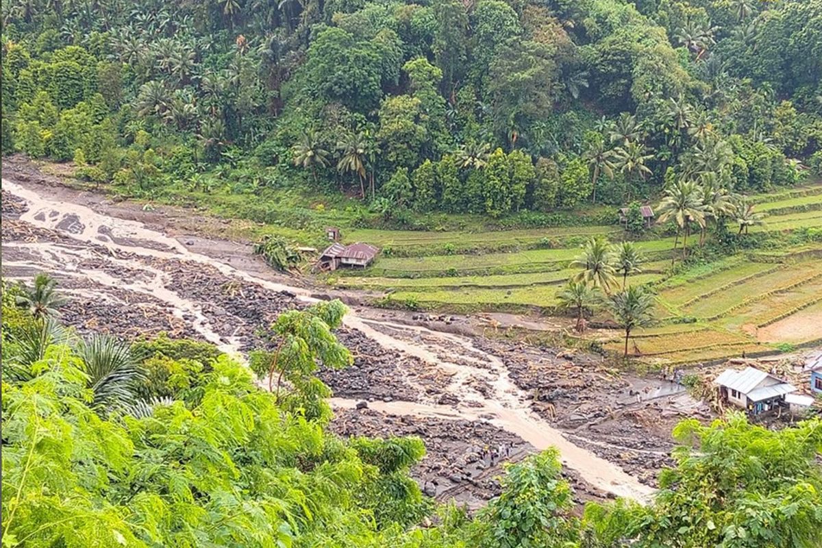 BNPB Kirim Bantuan Sembako dan Dana Siap Pakai untuk Korban Banjir Bandang di Nagekeo NTT